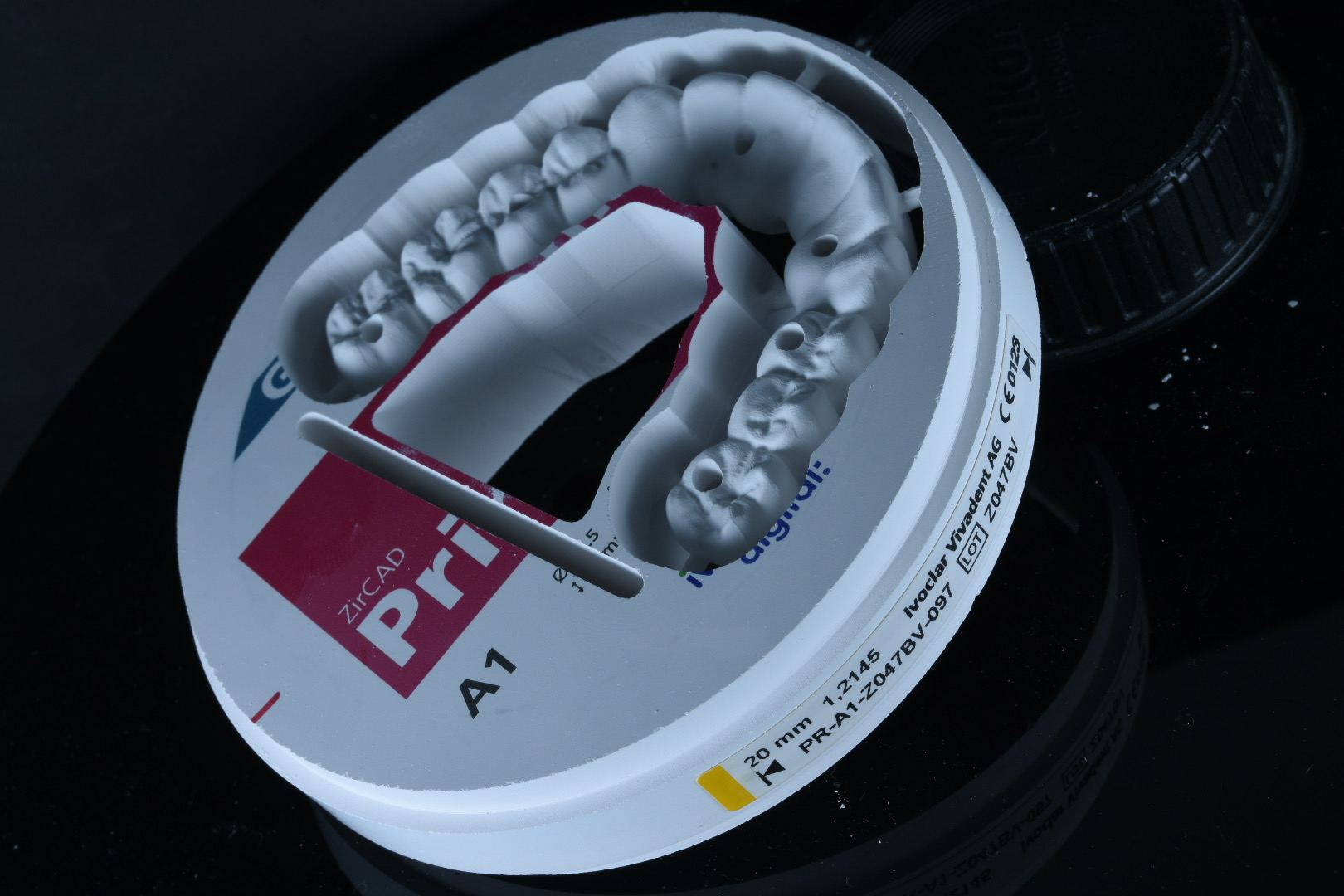 IPS E.MAX ZIRCAD PRIME – ESTHETIC MEET STRENGTH - THE SECRET OF ...